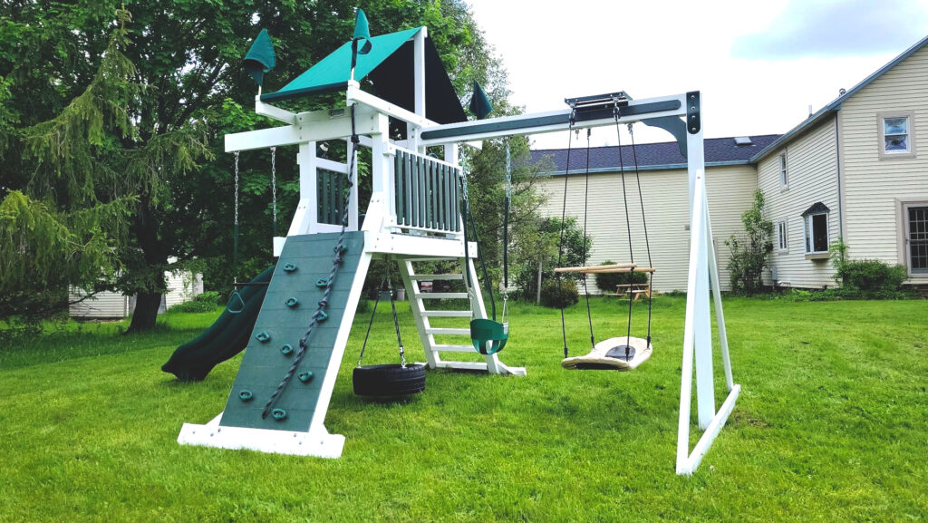 What Are The Benefits of Vinyl Swing Sets?